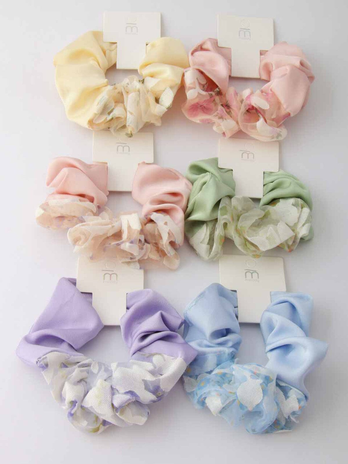 WOMEN'S ASSORTED COLORS FLORAL HAIR SCRUNCHIES – Wholesalefashiontrends.com